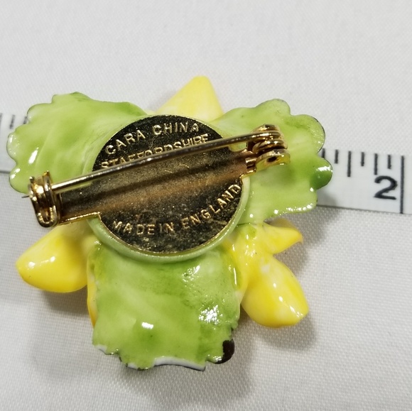 Jewelry | Vintage Custom Brooch Pin Jewelry Flower Glass | Poshmark